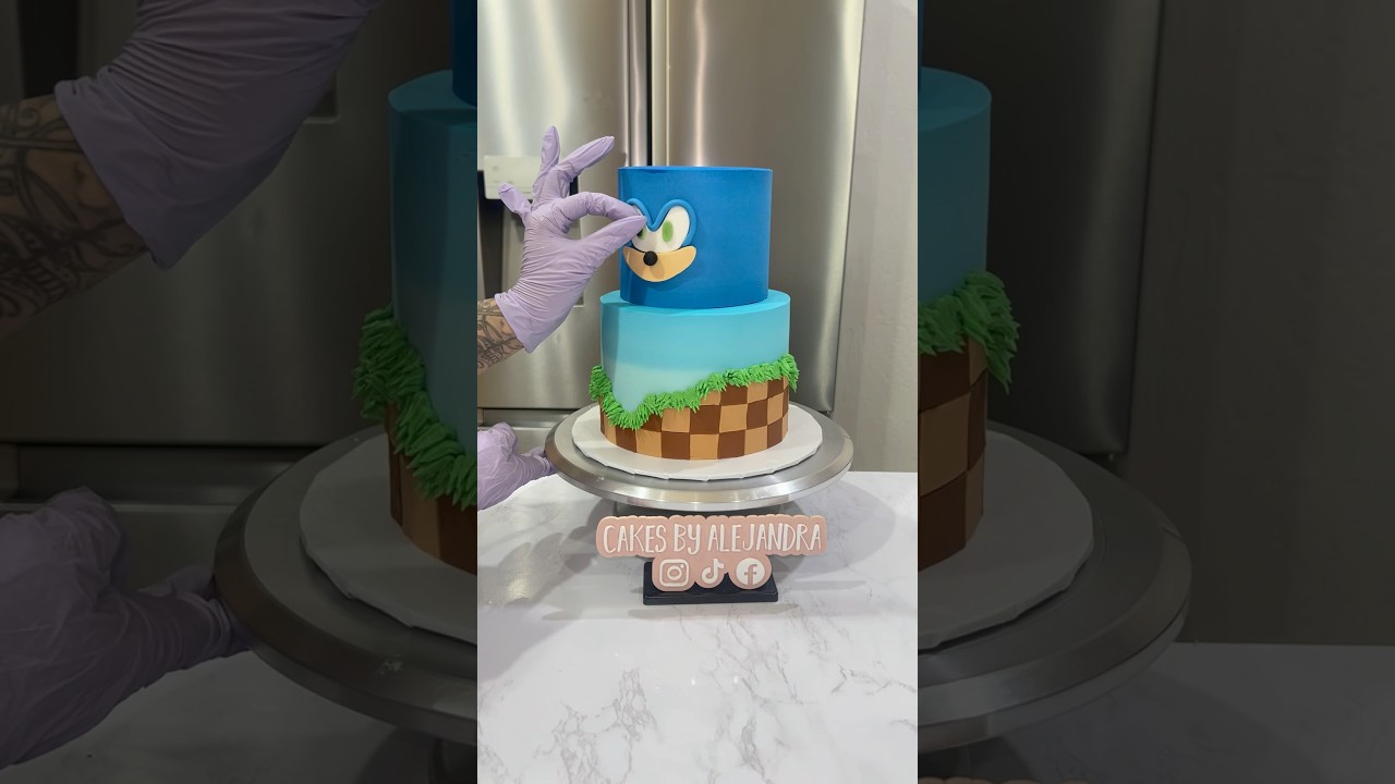 #soniccake #cakedecorating #cakesbyalejandra #sonicthehedgehog #cake