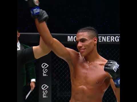 Panda PERFECT 🐼💯 Johan Estupinan moves to 5-0 in ONE with a statement win over Johan Ghazali!