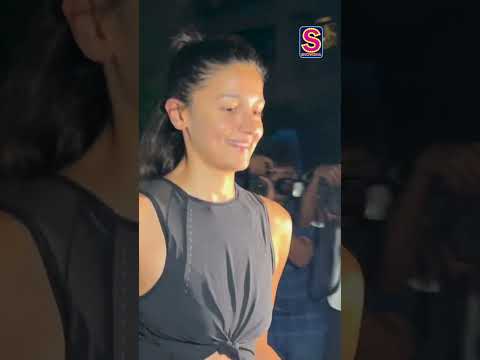 Alpha caught on cam: Alia Bhatt spotted existing her dance class for YRF's latest!