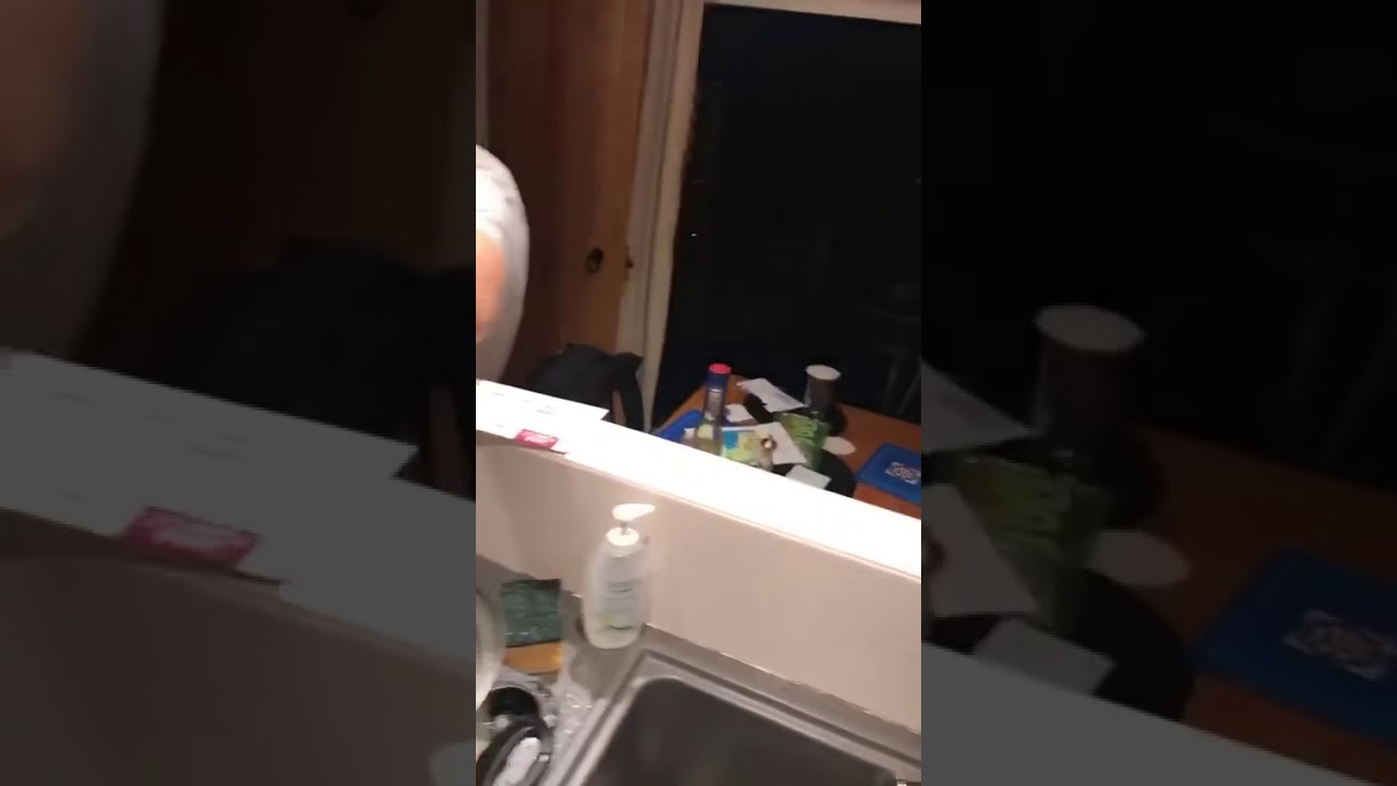 Drinking coke and eating mentos GONE WRONG