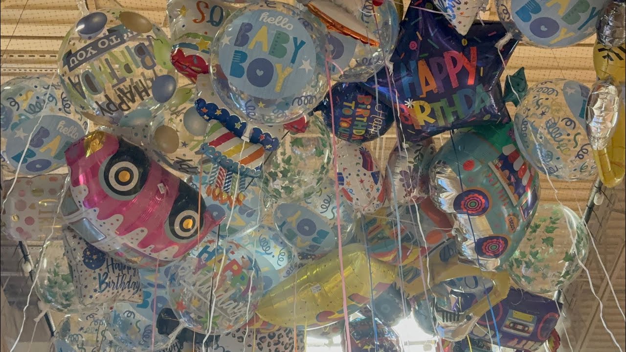 Balloons in Kroger Display Helium Balloons Decor #balloons #balloondecoration #heliumballoons 