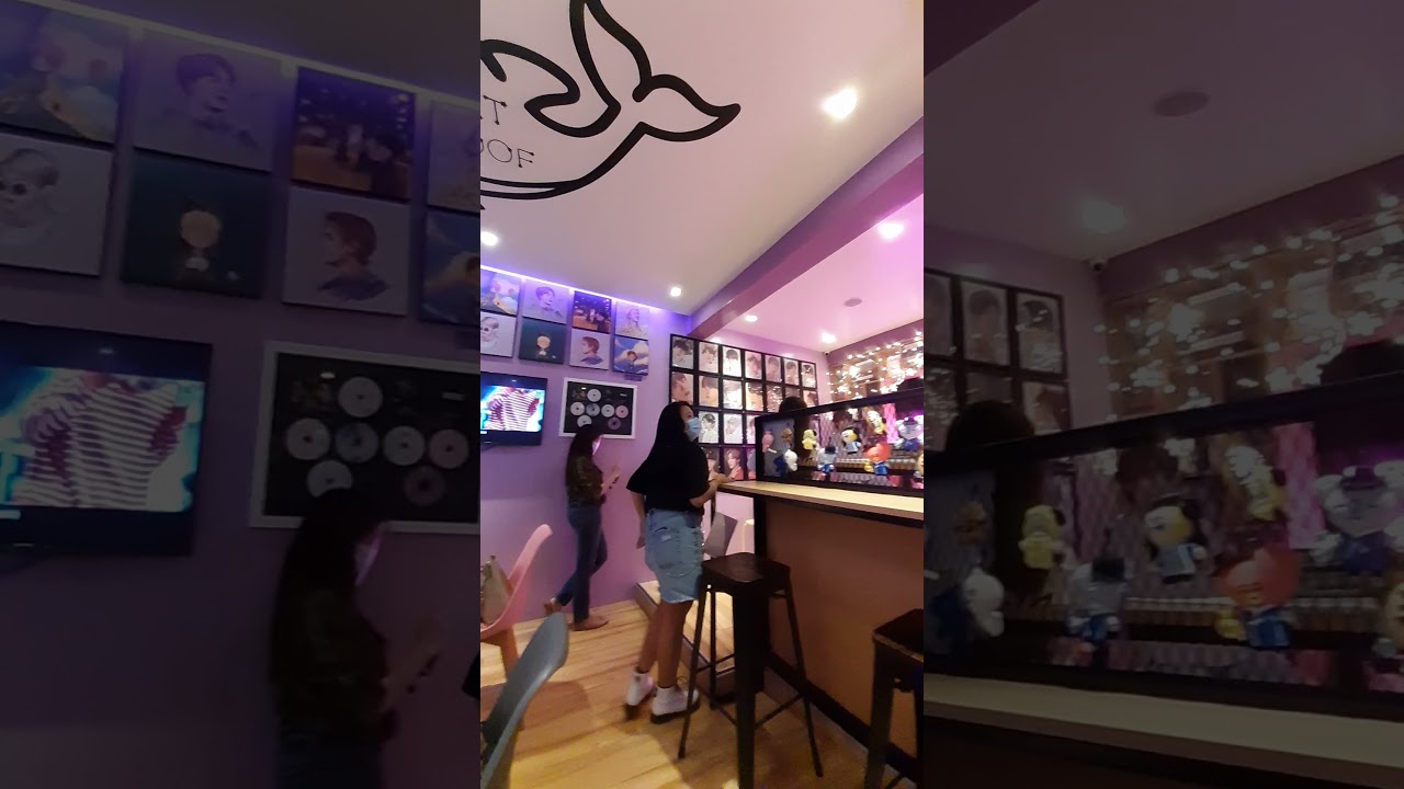 Purple  Cafe