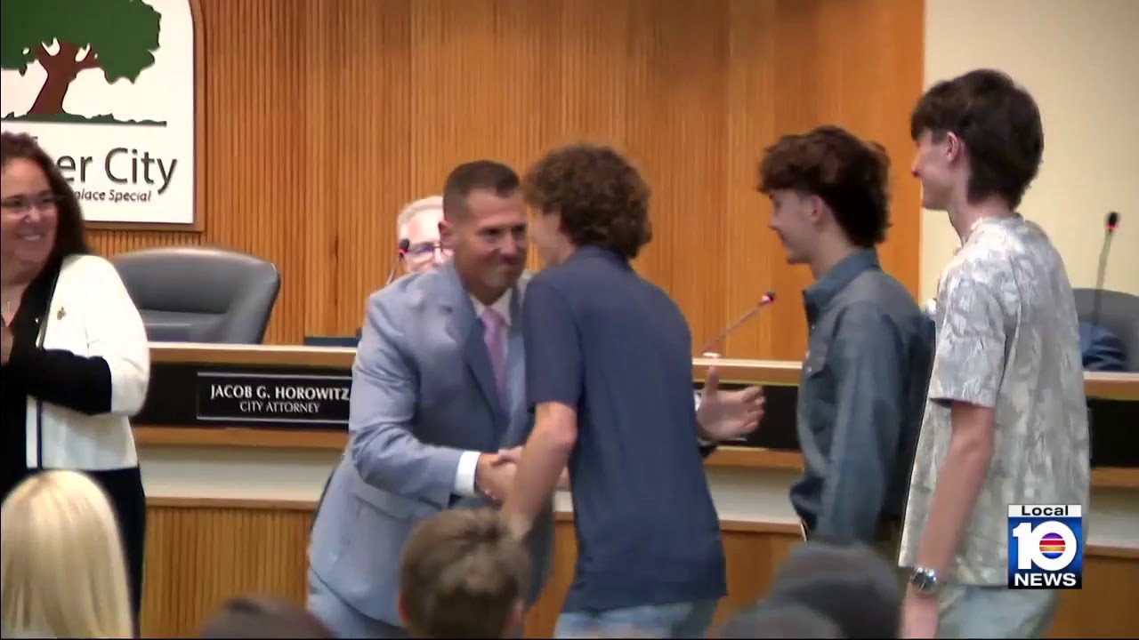 3 teens hailed as heroes in Cooper City