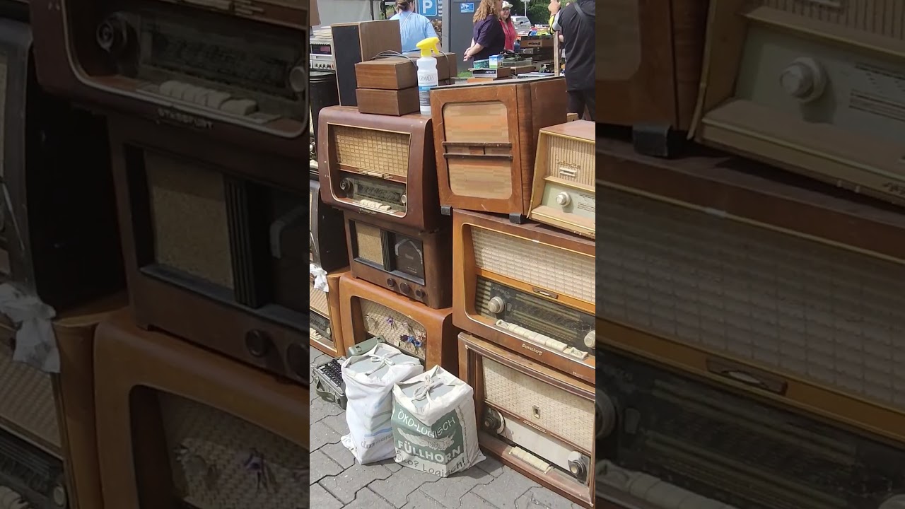 Old Radio and see whats inside these Big Big radios.. #music #vinyl #jazz #oldies #vintage #subscrib