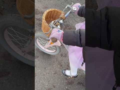 Ten Little Bicycles #supersimple #vehicles #kids #bikes #counting #nurseryrhymes #singalong