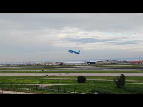 Boeing 737-8K2, KLM (PH-BCG), departing from Lisbon to Amsterdam (KL1696) - 28/12/2023 (4K)
