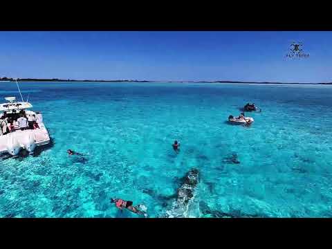 Sunken Plane - Exuma Bahamas