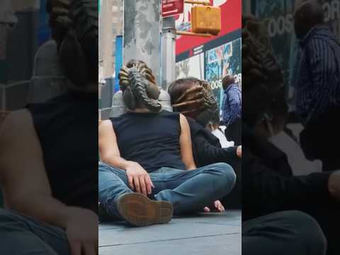 Facehuggers & Chestbursters Have Taken Over NYC #AlienRomulus #Facehugger