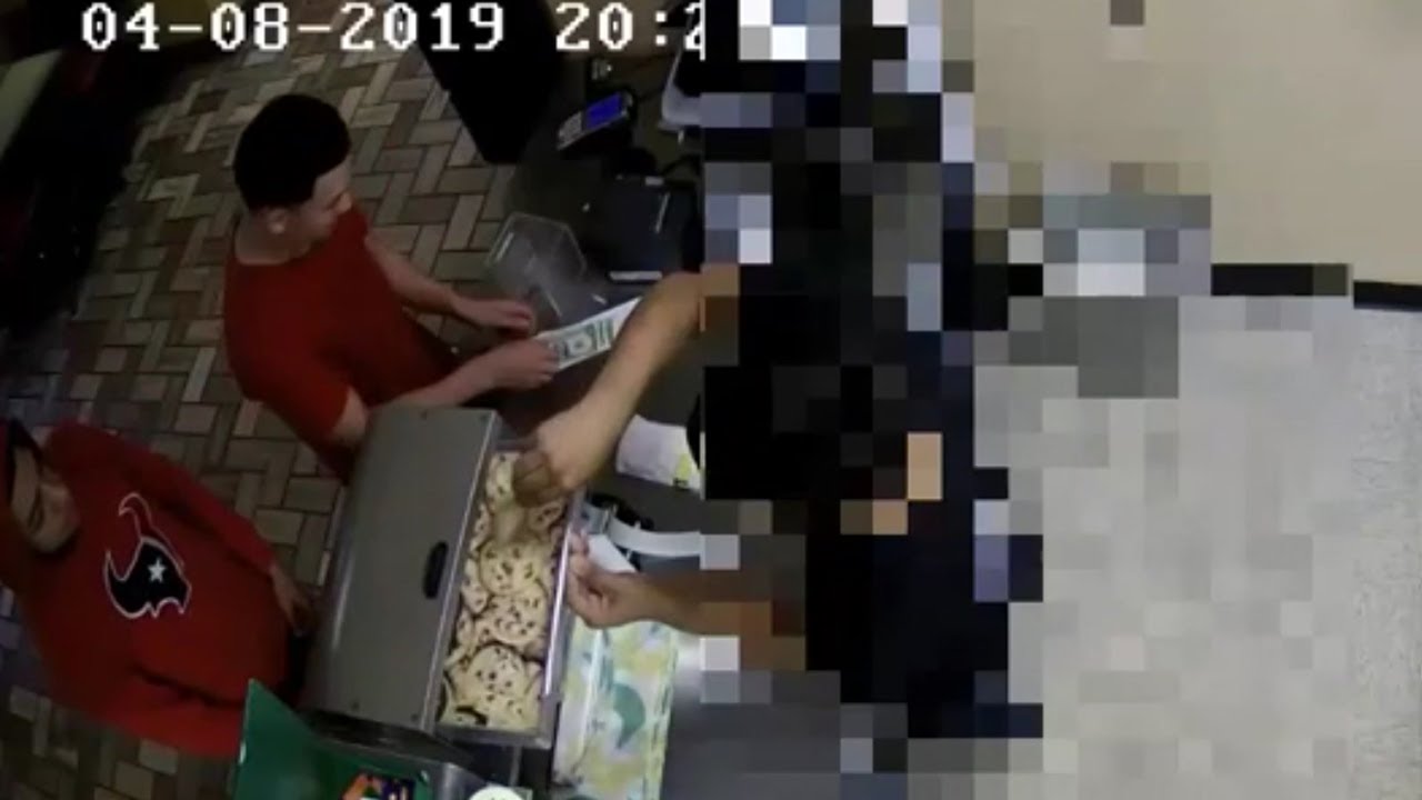 Police looking for men involved in Subway robbery