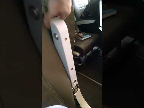Why Doesn’t Every Aisle Seat on a Plane Have this Feature???