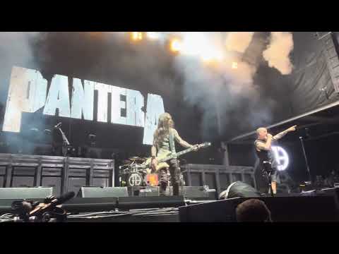 Watch: Pantera Celebrate Onstage What Would've Been Dimebag Darrell's ...