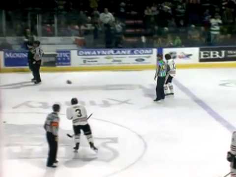 Miles Koules vs. Carter Cochrane, November 14, 2014 - Portland ...