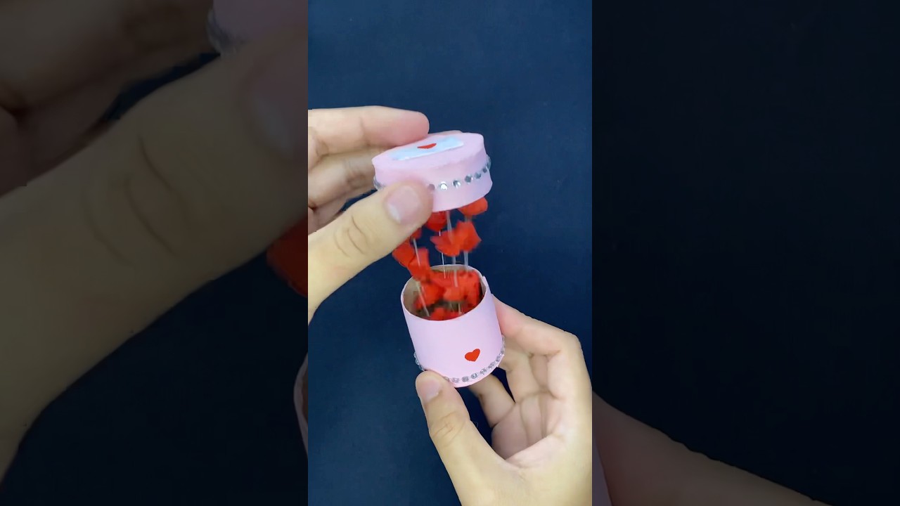 Mini cajita de corazones ♥️ qué otra cosita les gustaría que hiciera? 🥰❤️❤️❤️