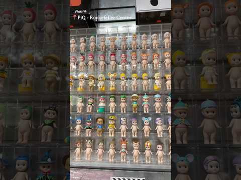 Have I found the cutest souvenir shop in NY? #rockefellercenter #nycvlog #sonnyangelunboxing