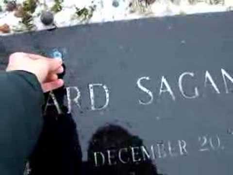 Leaving a Memento for Carl Sagan