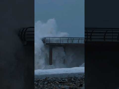 A type of tsunami that can occur in the Great Lakes: Meteotsunami #weather #nature