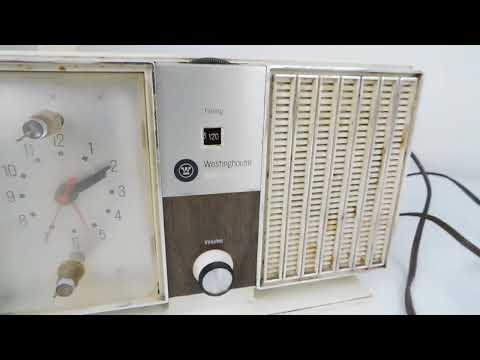 WORKS Early 1960's Transistor Bisque White AM Clock Radio Retro RLA316 Solid State