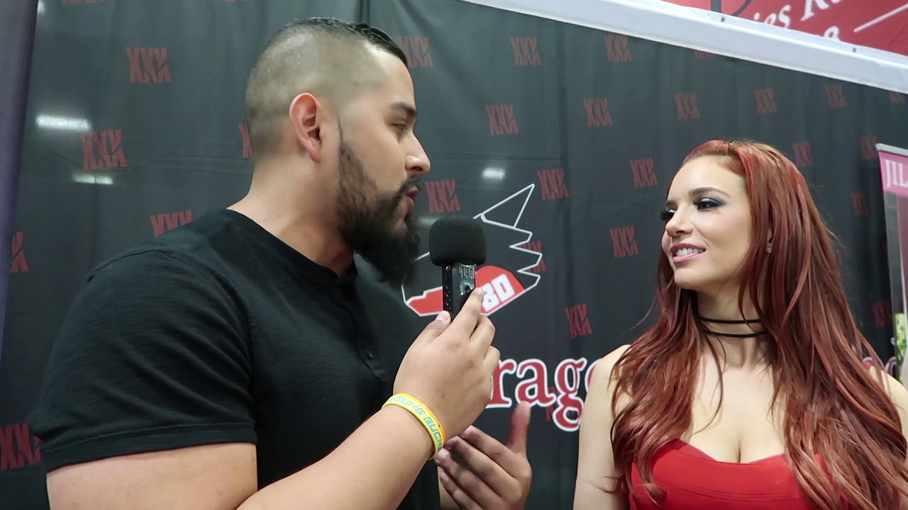 Adventures with the Trendsetter (EXXXOTICA 2018 NJ) - Jayden Cole
