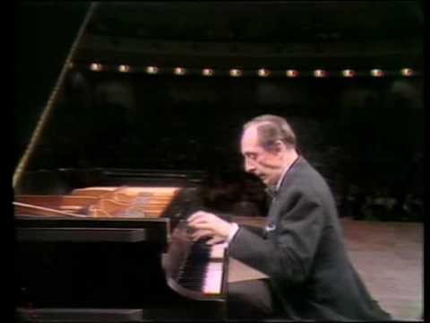 Classical music question: How did pianist Vladimir Horowitz play ...