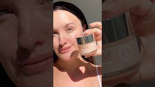 The Clinique Moisture Surge not only soothes my dry patches, but it gives my skin a healthy glow! ✨