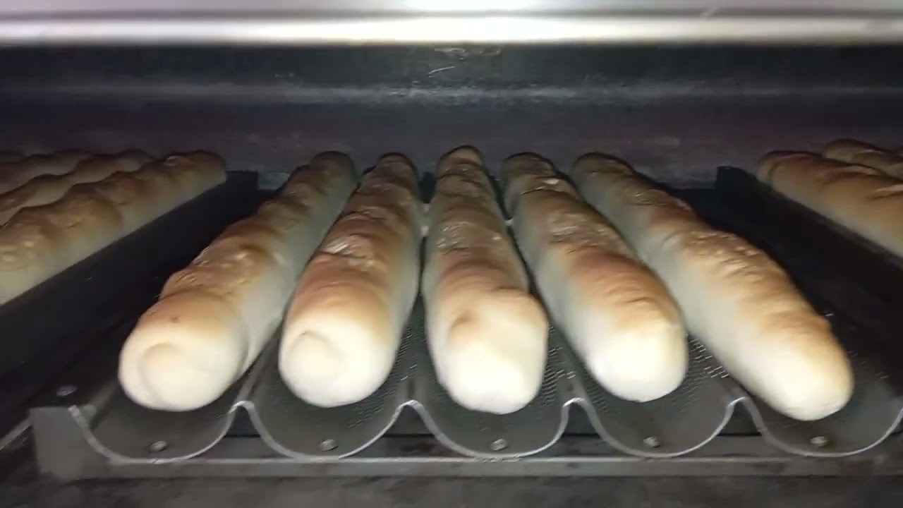 The famous bread french loaf by #Rmdbakerking