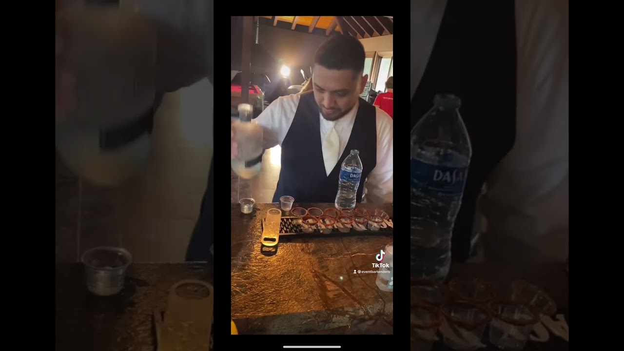 Bartending a wedding #wedding #bartender #party