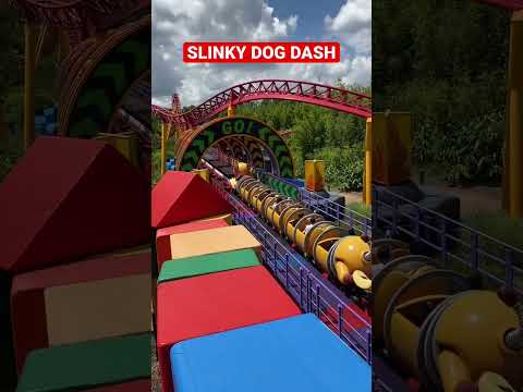 Sneaky Slinky Dog! ๐ถ #disneyworld #slinkydog #coaster #rollercoaster #hollywoodstudios