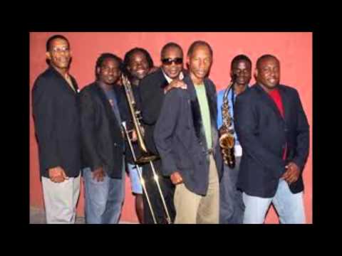 123 CHICKI V - THE BARE ESSENTIALS BAND