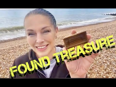Beach Metal detecting Uk treasure hunting Hastings #beachmetaldetecting #metaldetecting #beach