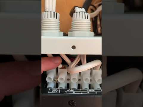 2000Watt Renogy inverter charger AC connections