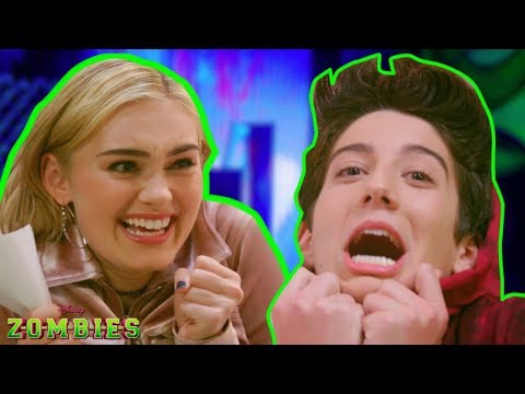 How Well Do You Know Your Co-Star Challengeπ | ZOMBIES | Disney Channel