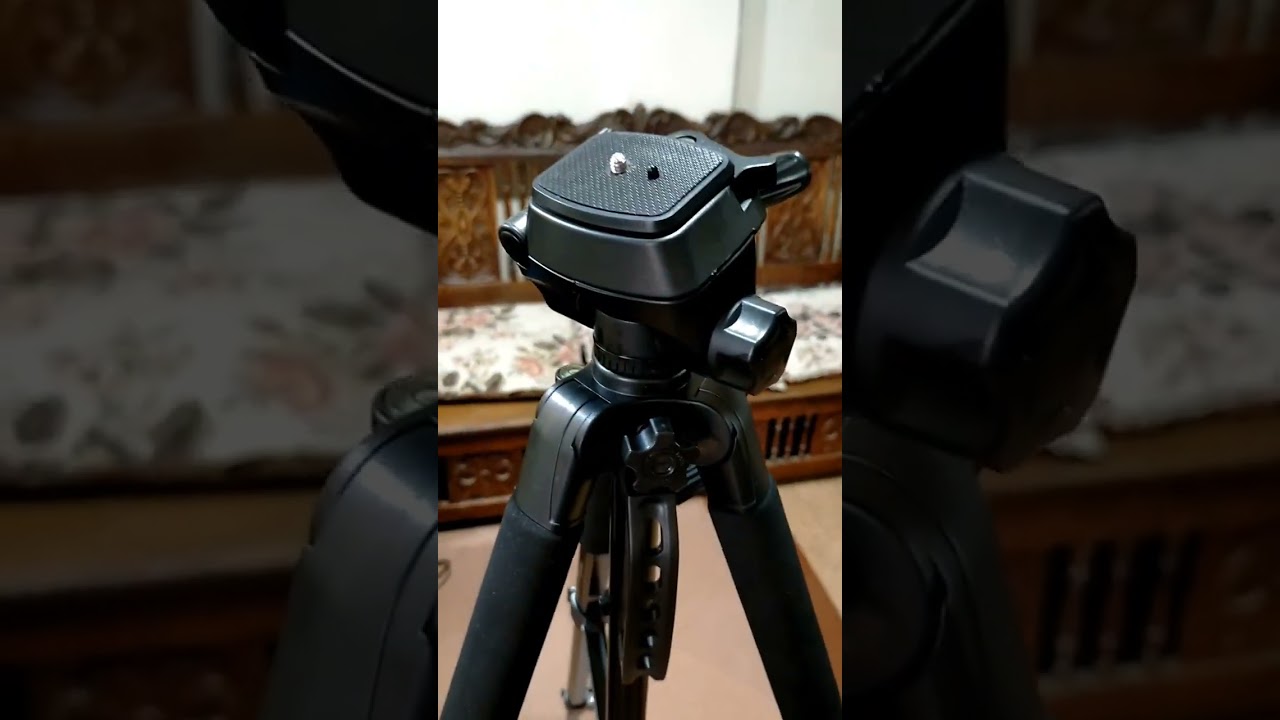 ST-666 ALUMINUM TRIPOD W/ PHONE HOLDER