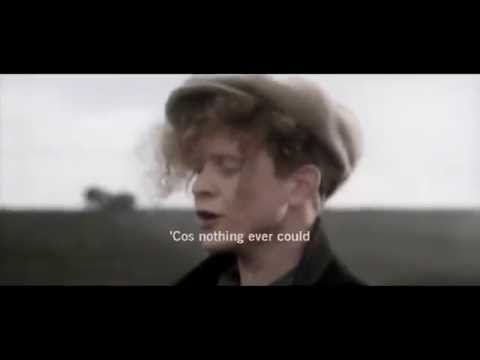 Simply Red - Holding Back The Years (with lyrics)