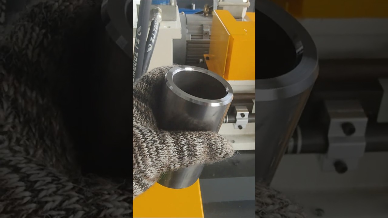 Single end chamfering machine for pipe and tube
