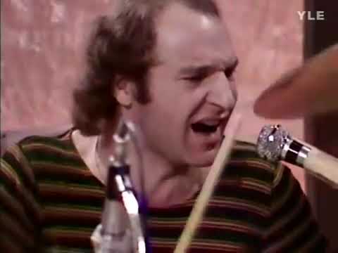 Hurriganes - It Ain't What You Do (1974)