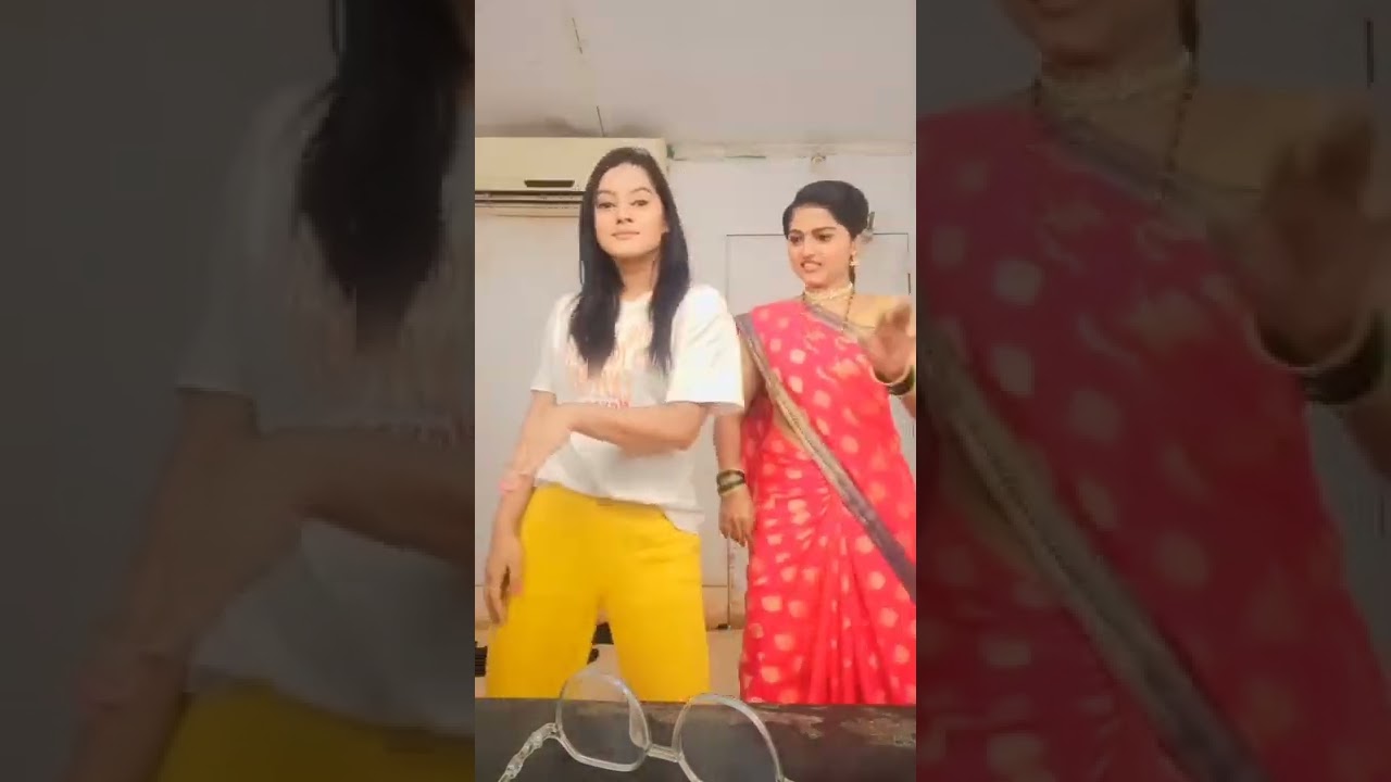 Komal & Sakshee Moves On Jiggle Wiggle Dribble Song | #Shorts
