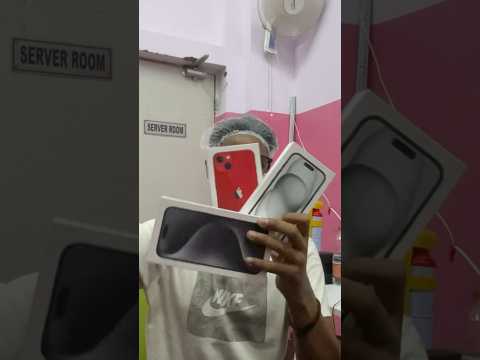 3 Cakes, 3 iPhones ๐ #iPhone #cakevideos #bakery #cakedecorating #egglesscake #chocolatecake