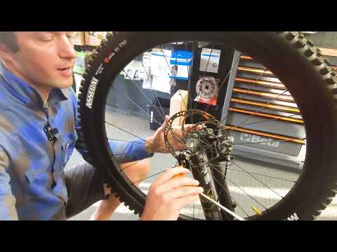 How to remove mountain bike wheels