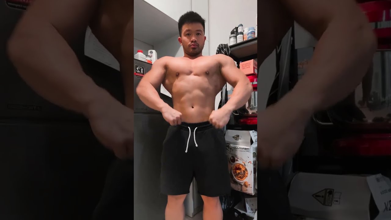 Malaysian Bodybuilder Muscle Flexing #9