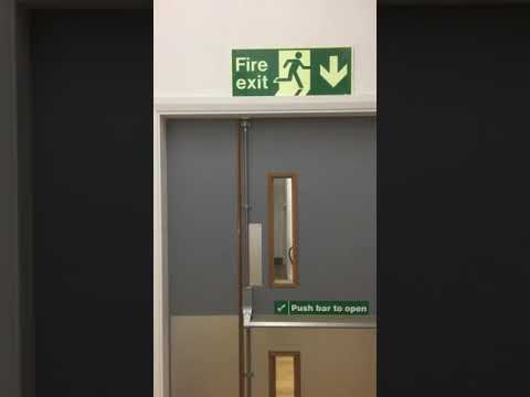 Shop sign points wrong way Argos sign points you to the exit unbelievable PLEASE SUBSCRIBE