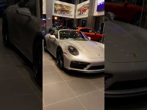 Porsche / NYC #newyork#porsche#porsche911#retrocars#carslover