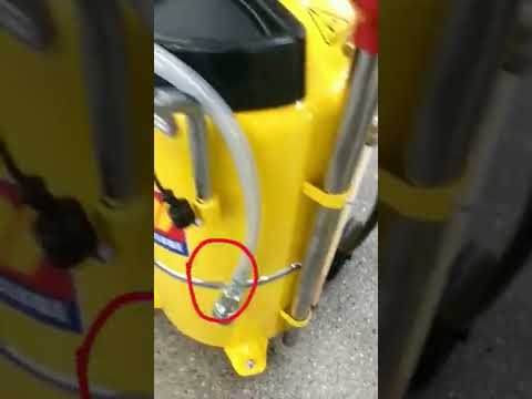 Oil changing device works with compressed Air - oil suction device