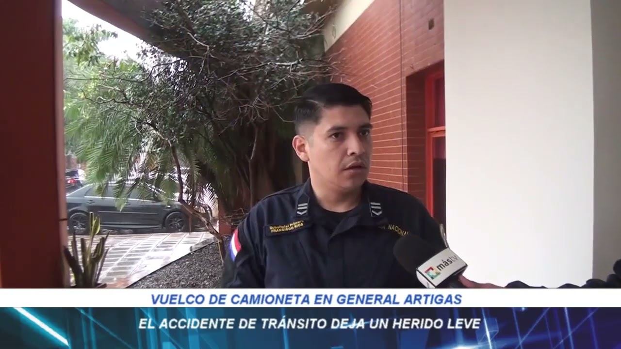 VUELCO DE CAMIONETA DEJA UN HERIDO LEVE SOBRE RUTA 8 EN GENERAL ARTIGAS..