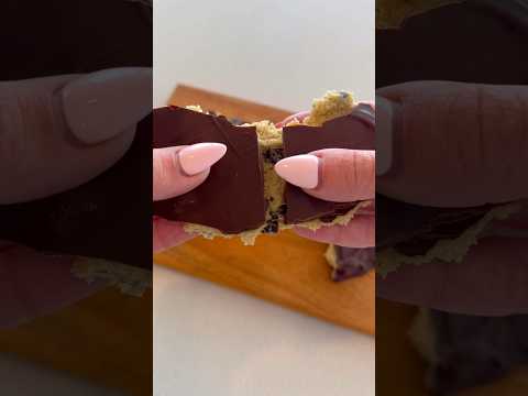 *ASMR* COOKIE BARK! #asmr #recipe #dessert #satisfying #cookies #chocolate #dessertrecipe