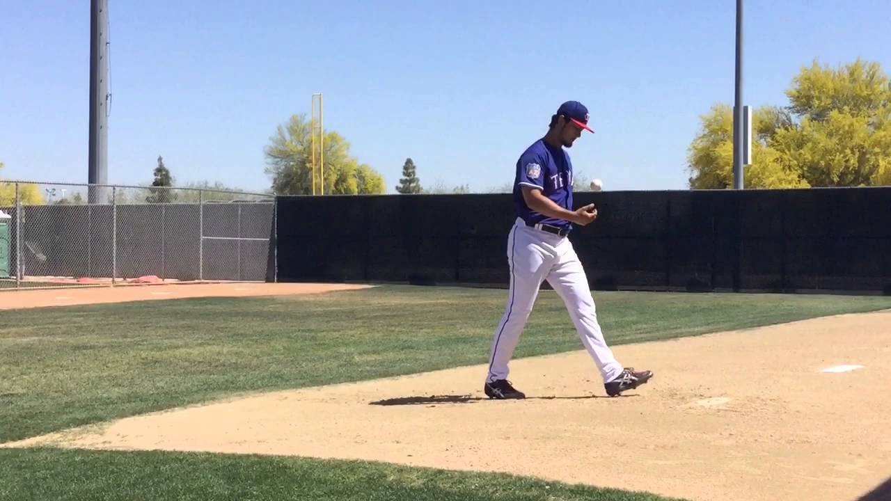 Rangers Yu Darvish threw a 35-pitch bullpen session Friday in Surprise, Ariz.