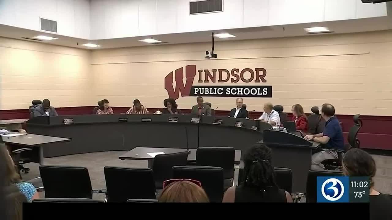 Parents raise concerns over mold found in Windsor elementary school