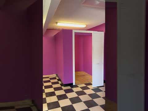 950 square foot open space available in a multi- tenantbuilding including: