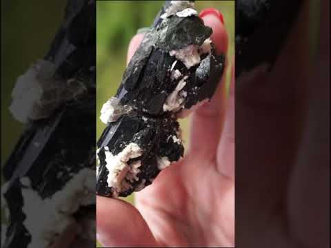 Aegirine Metaphysical Benefits and Prperties - Crystal Meanings and video of Aegirine