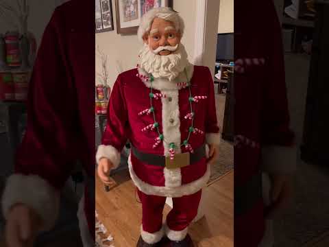 Spreading that Christmas cheer donβt forget what the real meaning of is this time of the yr ,,Jesus