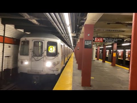 R46/R68/R160 D,Q Express And F Local Trains At 47th-50th Streets Rockefeller Center